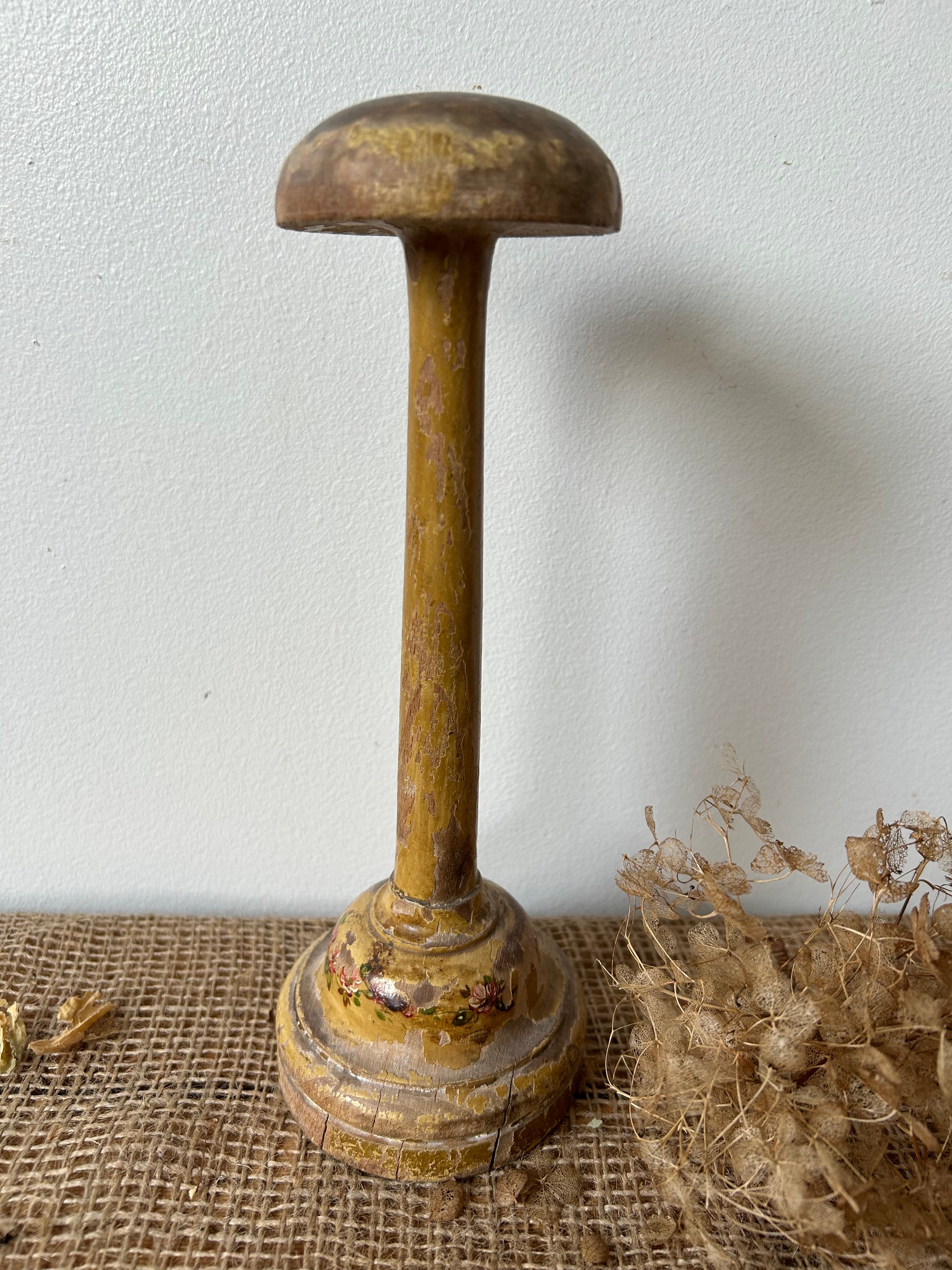 Pretty French Chippy Hat Stand – Vintage At The Vicarage