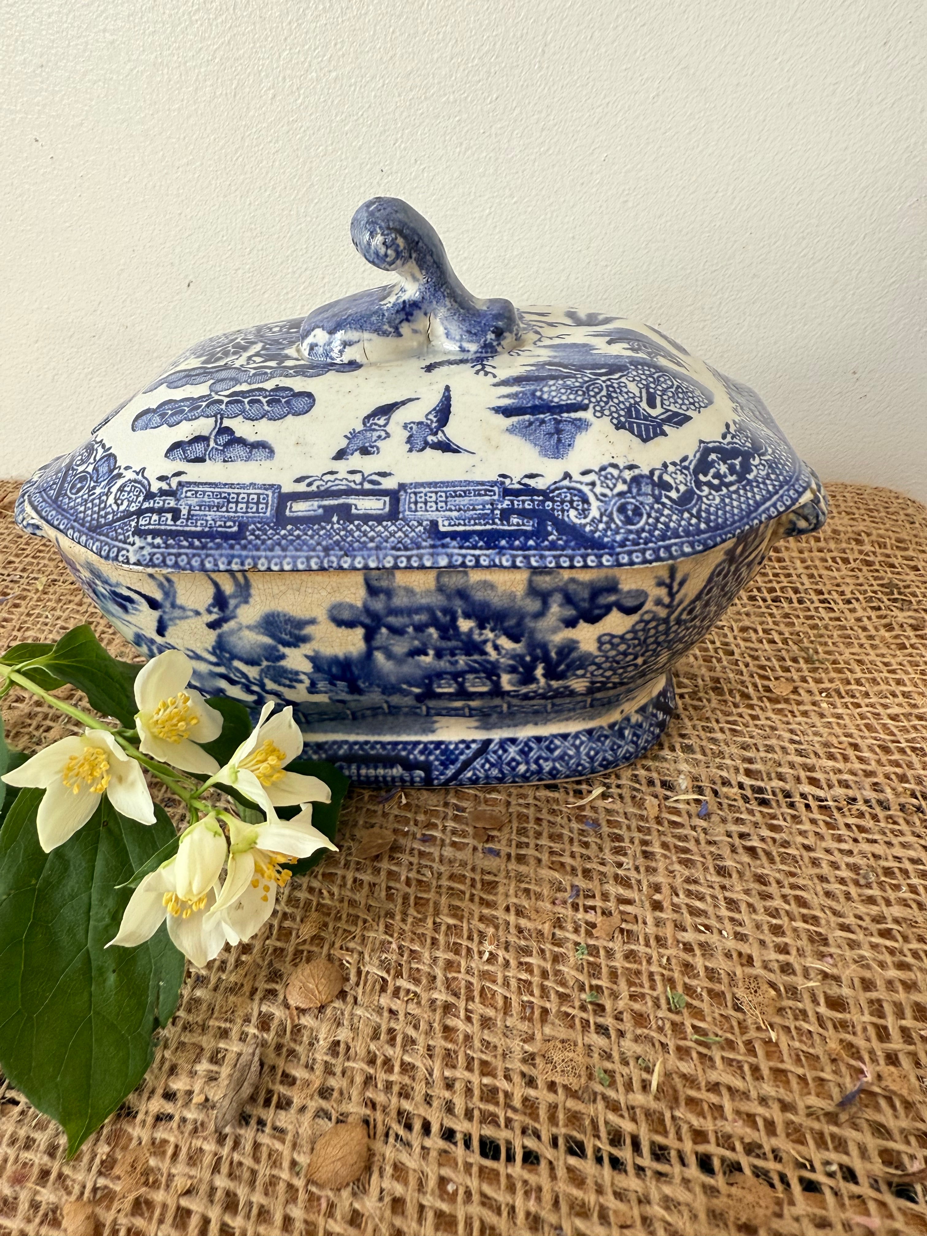 Lidded Willow Pattern Tureen – Vintage At The Vicarage
