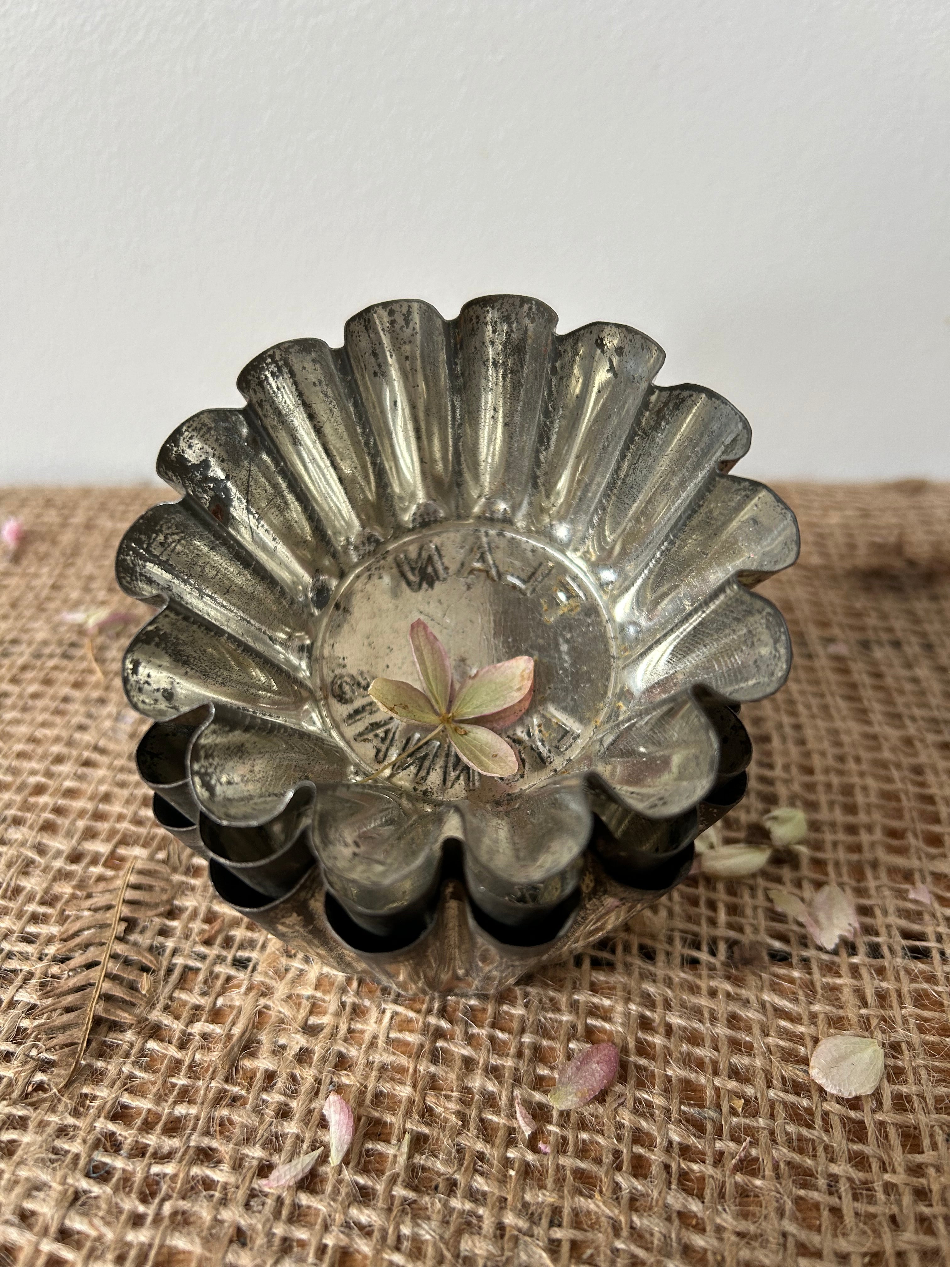 Pretty French Patty Tins – Vintage At The Vicarage